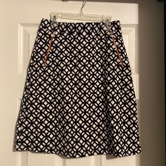 Le Lis | Skirts | 26 Le Lis Small Black And White Skirt With Red ...